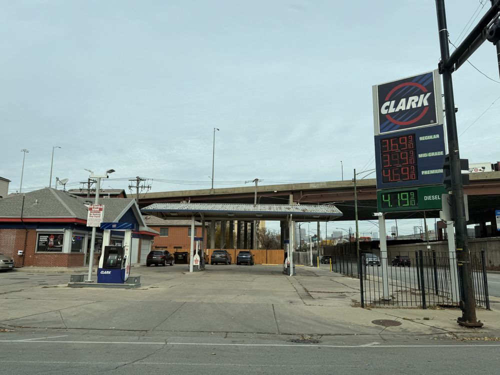 CLARK - Updated May 2026 - 444 W 26th St, Chicago, Illinois - Gas ...