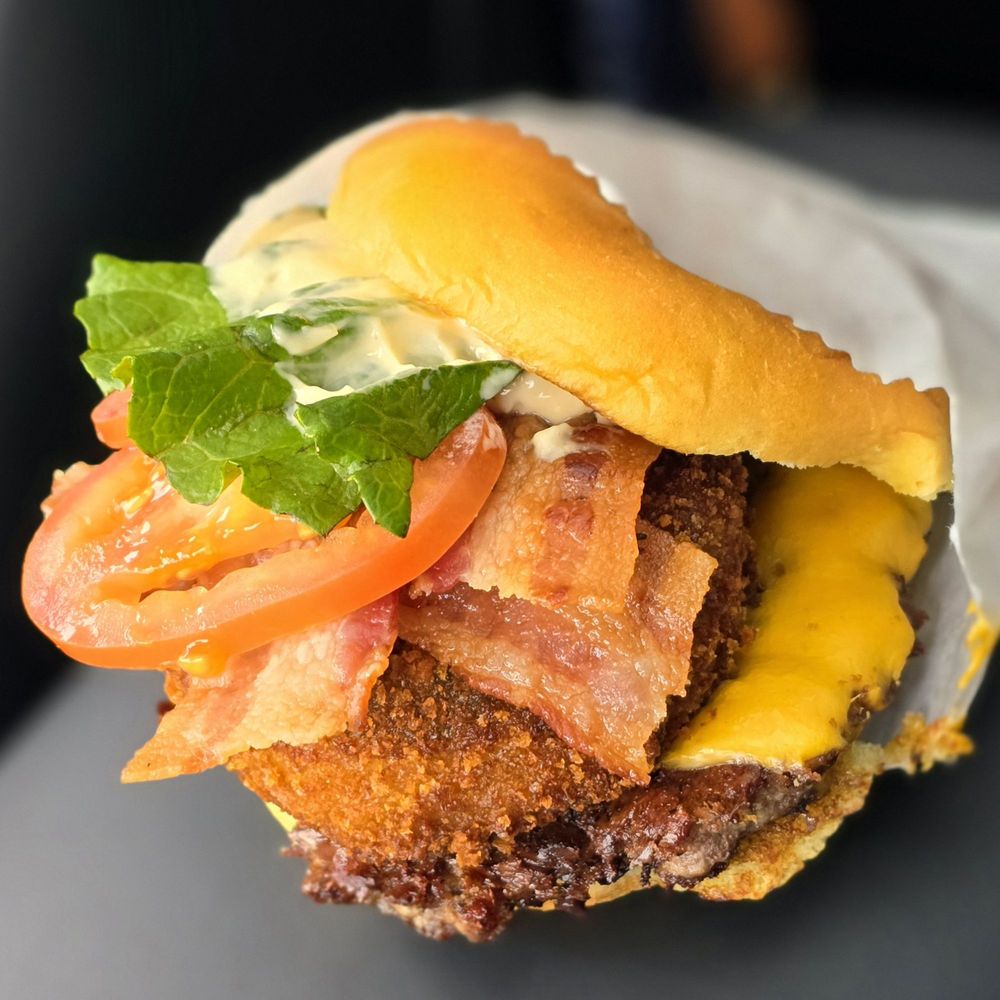 SHAKE SHACK LIBERTY CENTER - Updated March 2025 - 41 Photos & 99 ...