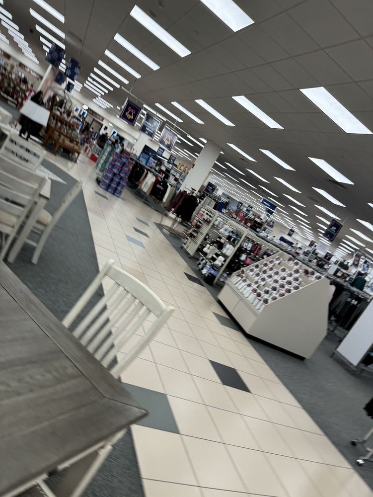 NAVY EXCHANGE - Updated May 2026 - 19 Photos - Lugar Base Naval, s/n ...