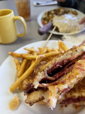 EASY EGG CAFE - Updated December 2025 - 295 Photos & 351 Reviews ...