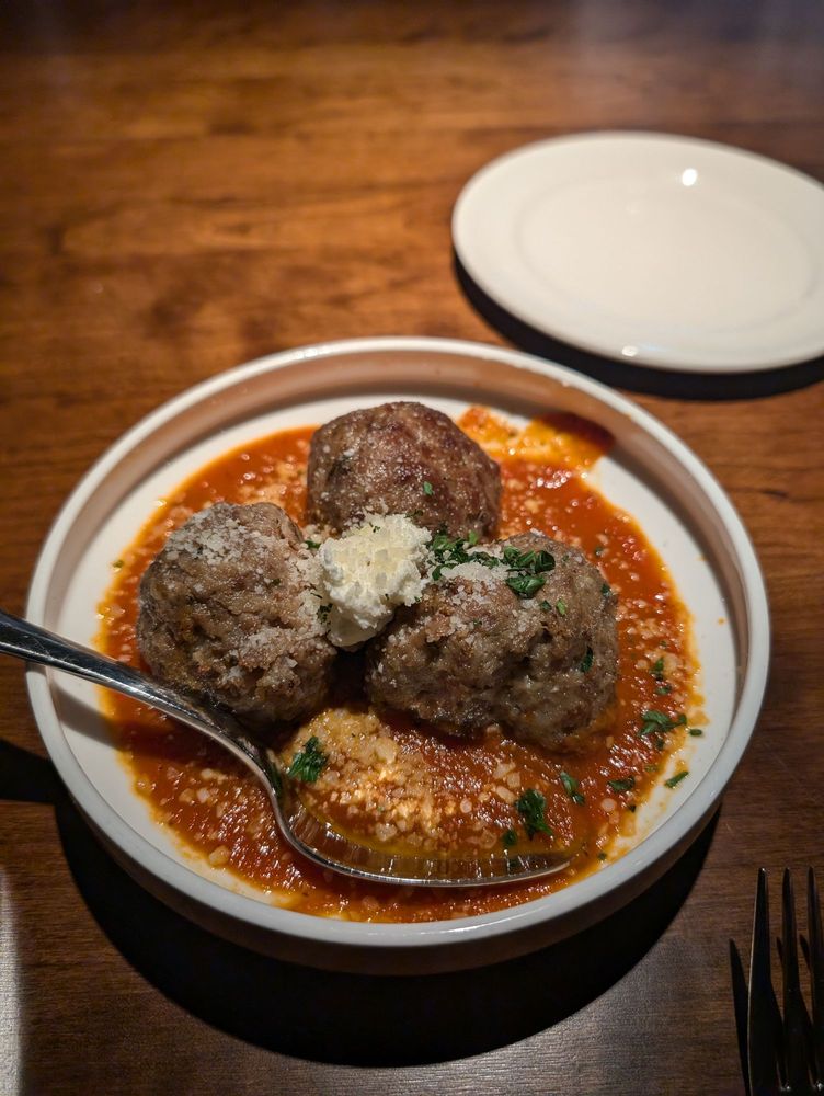 SGRIZZI ITALIAN RISTORANTE & BAR - Updated August 2024 - 218 Photos ...