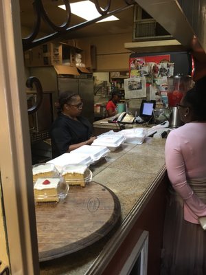 LAURAS TWO - 78 Photos & 48 Reviews - Soul Food - 1904 W University Ave ...