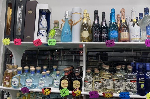 ALEX MARKET & LIQUOR - Updated September 2025 - 10 Photos - 322 Talbot ...