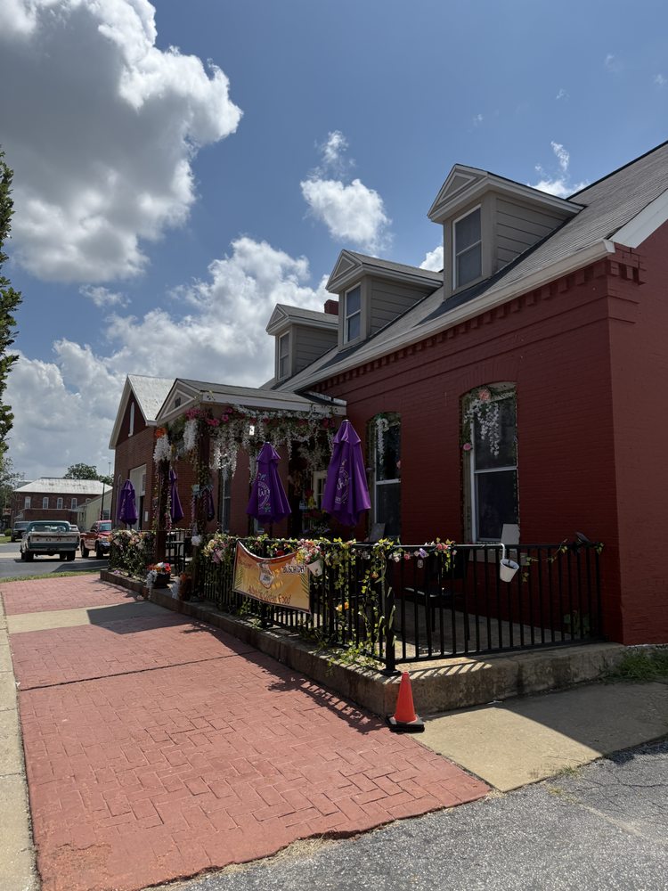 HOBOS - Updated September 2025 - 379 Photos & 338 Reviews - 200 Main St ...