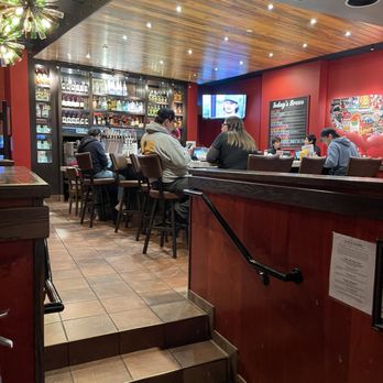 RED ROBIN GOURMET BURGERS AND BREWS - Updated November 2024 - 489 ...