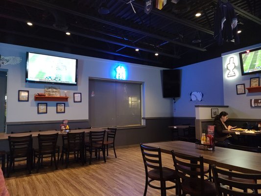 BUNTSY’S NEIGHBORHOOD FOOD AND DRINK - Updated September 2025 - 41 ...
