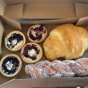 DESPI DELITE BAKERY - 277 Photos & 295 Reviews - 3713 Broadway, Everett ...