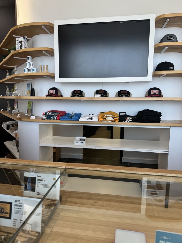 INSA CANNABIS DISPENSARY - SALEM - Updated September 2025 - 13 Photos ...