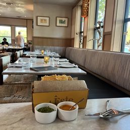 ESTE - Updated January 2026 - 1195 Photos & 376 Reviews - 2113 Manor Rd ...