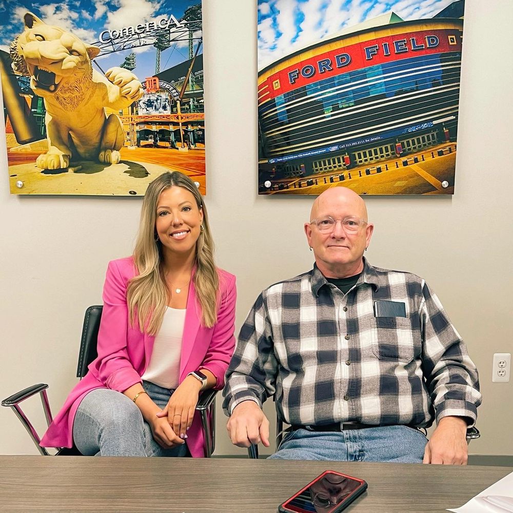 STEPHANIE RATLEDGE - RE/MAX ECLIPSE - Updated October 2025 - 33 Photos - 455 S Livernois Rd ...