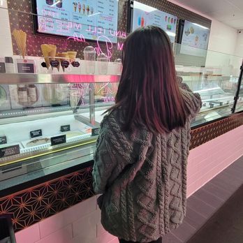 THE ICE CREAM SHOP - Updated May 2026 - 39 Photos & 12 Reviews - 2832 N ...