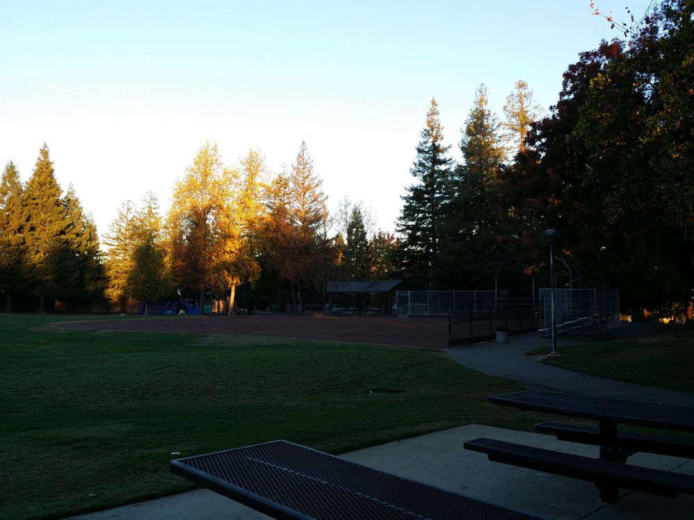 CRESTHAVEN PARK - Updated November 2024 - 401 Community Dr, Roseville ...