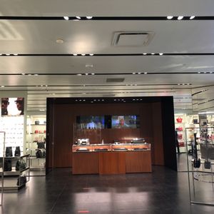 PRADA OUTLET - 72 Photos & 108 Reviews - 2774 Livermore Outlets Dr ...