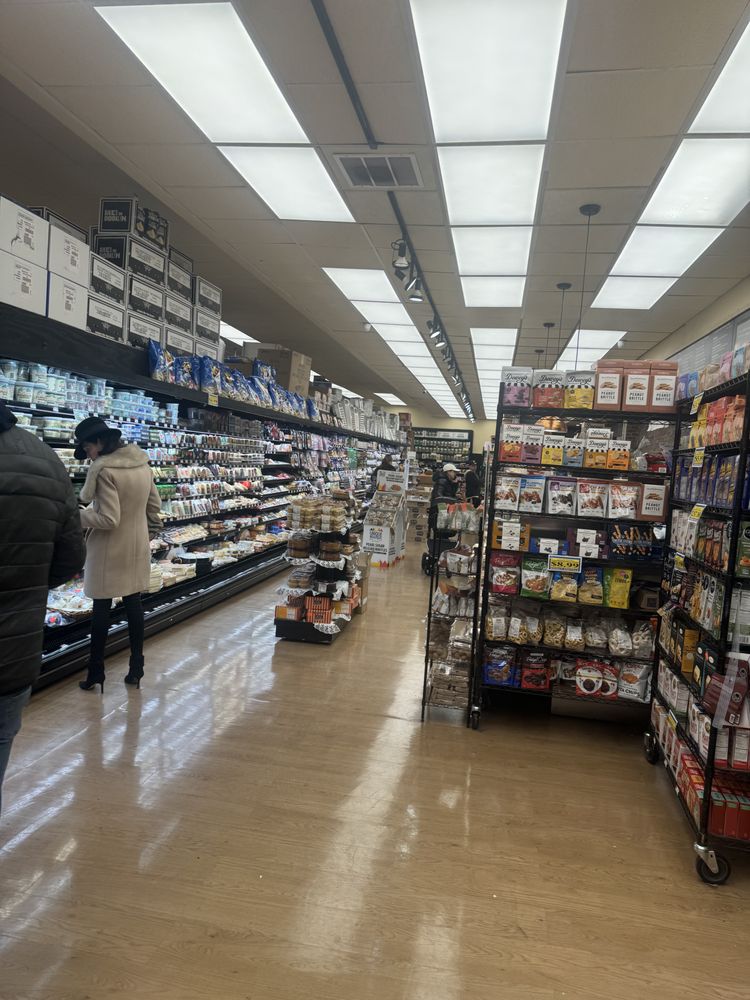 MET FRESH SUPERMARKET - Updated May 2026 - 72 Photos & 93 Reviews ...