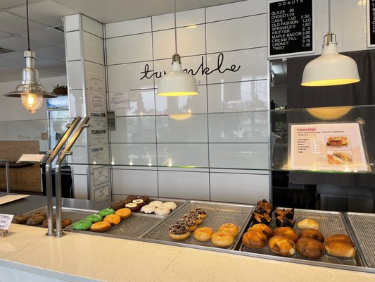 TWINKLE DONUTS - Updated June 2025 - 270 Photos & 165 Reviews - 5401 S ...