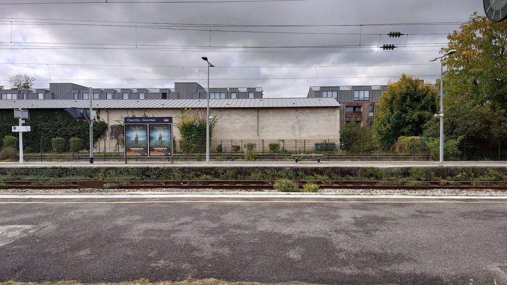 GARE SNCF DE CHANTILLY GOUVIEUX - Place de la gare, Chantilly, Oise ...