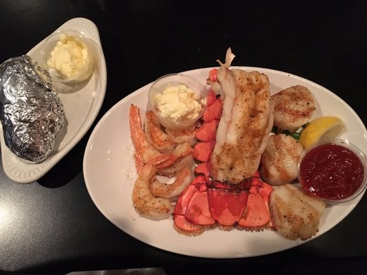 WATERFRONT SEAFOOD MARKET - 220 Photos & 246 Reviews - 2900 University ...