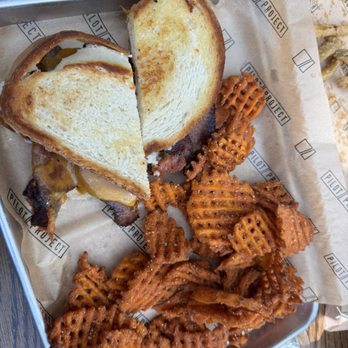 PILOT PROJECT BREWING - MILWAUKEE - Updated December 2025 - 369 Photos ...