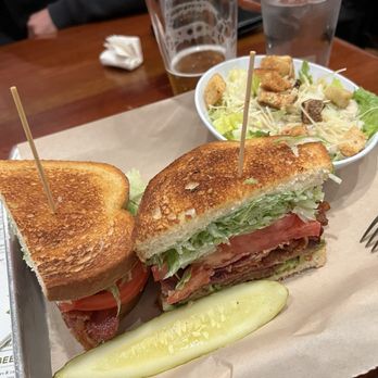 CAVANA’S PUB & GRUB - Updated May 2024 - 237 Photos & 414 Reviews - 36 ...