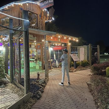 THE FISH HOLE - Updated June 2025 - 46 Photos & 29 Reviews - 8111 ...