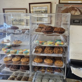 ROLLING PIN DONUTS - 774 Photos & 894 Reviews - 429 San Bruno Ave W ...