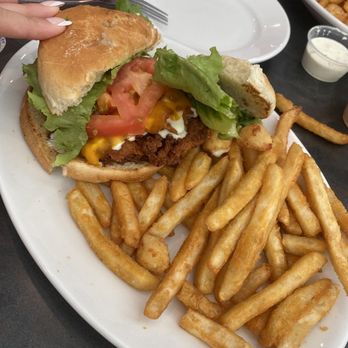 DRAFT HOUSE BAR & RESTAURANT - Updated January 2026 - 57 Photos & 127 ...