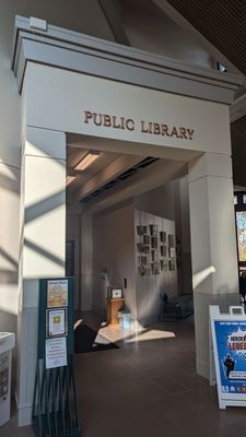 EAST LYME PUBLIC LIBRARY - Updated April 2026 - 39 Photos - 39 Society ...