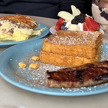 BLUE MOON CAFE - Updated September 2025 - 2669 Photos & 2724 Reviews ...