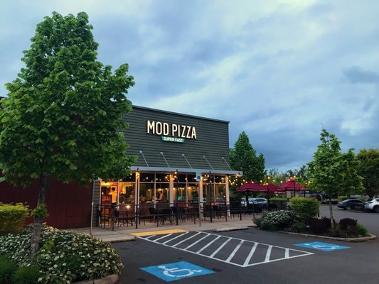 MOD PIZZA - Updated June 2024 - 114 Photos & 181 Reviews - 203 Coburg ...