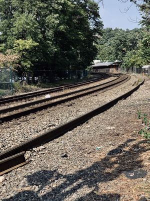 PEEKSKILL METRO NORTH TRAIN STATION - Updated December 2025 - 22 Photos ...