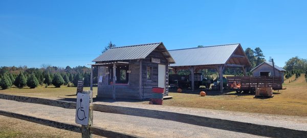 OLD BAKER FARM - Updated May 2024 - 15 Photos & 10 Reviews - 1041 ...