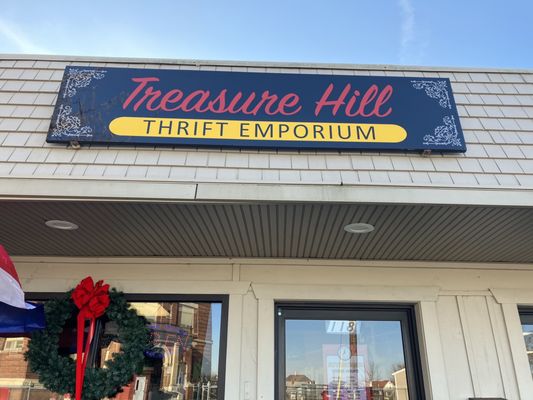TREASURE HILL THRIFT EMPORIUM - Updated October 2025 - 118 Tarkiln Hill ...
