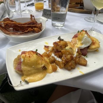 TAVERNA - Updated July 2024 - 715 Photos & 1173 Reviews - 258 W 2nd St ...