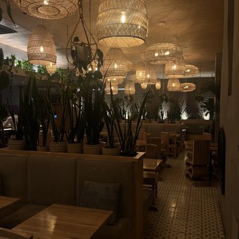 MACANDA - Updated June 2025 - 522 Photos & 191 Reviews - 294 Grove Ln E ...