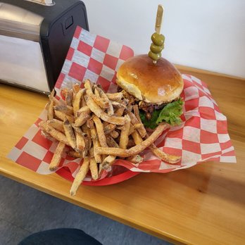 LAKE BURGER - Updated September 2024 - 54 Photos & 97 Reviews - 4404 W ...