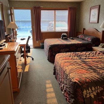 POULSBO INN & SUITES - Updated December 2025 - 39 Photos & 76 Reviews ...