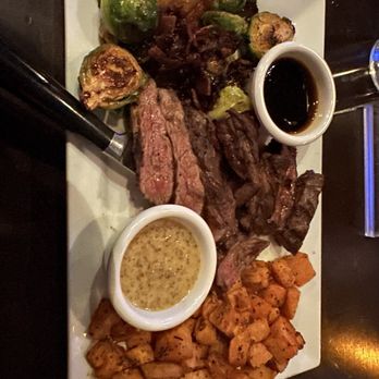 THE TAVERN GRILL APPLE VALLEY - Updated December 2025 - 111 Photos ...