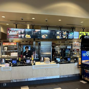 AMC SARATOGA 14 - Updated December 2024 - 292 Photos & 633 Reviews ...