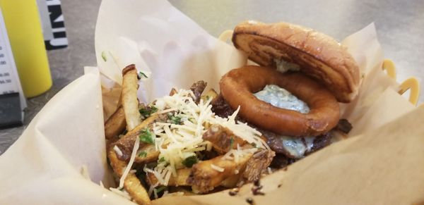 THE BURGER DIVE - 245 Photos & 495 Reviews - Burgers - 114 N 27th St ...