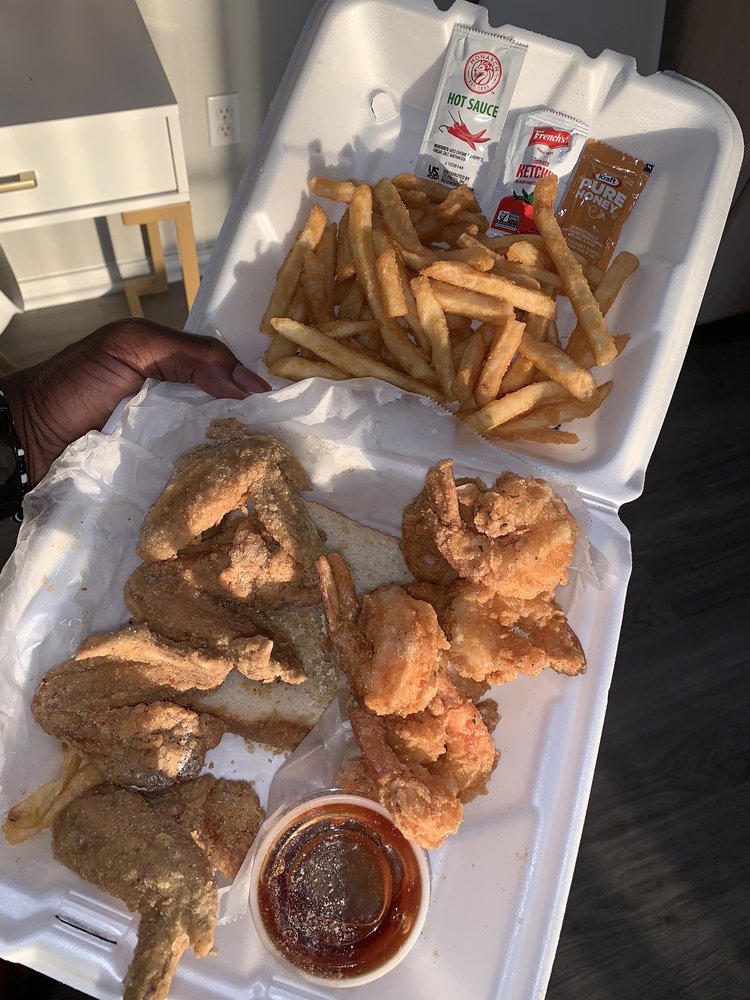 TEZ WINGS - Updated August 2025 - 23 Photos & 21 Reviews - 12314 N May ...