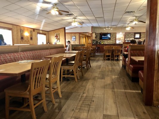 LARGO FAMILY RESTAURANT - Updated August 2024 - 61 Photos & 89 Reviews ...