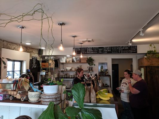ROOST COFFEE & MARKET - 95 Photos & 84 Reviews - 125 SE Spring St ...