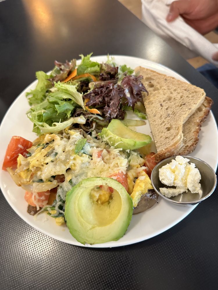 SLEEPY BEE CAFE - OAKLEY - Updated August 2024 - 757 Photos & 968 ...