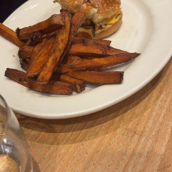 DOC B’S RESTAURANT + BAR - Updated August 2024 - 1032 Photos & 1141 ...