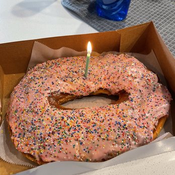 ROUND ROCK DONUTS - Updated May 2025 - 2500 Photos & 3413 Reviews - 106 ...