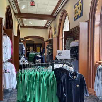 HAMMES NOTRE DAME BOOKSTORE - Updated December 2025 - 83 Photos & 21 ...