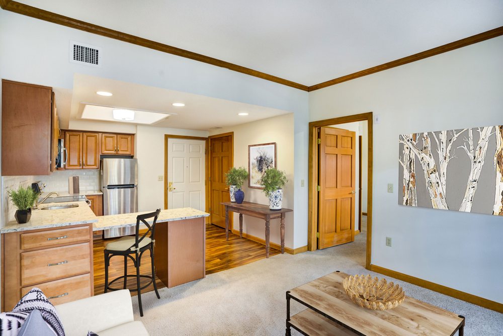 THE INN ON WESTPORT - Updated September 2024 - 30 Photos - 4000 S ...