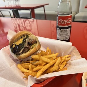 MVP’S GRILL & PATIO - 636 Photos & 1133 Reviews - 2742 E 4th St, Long ...