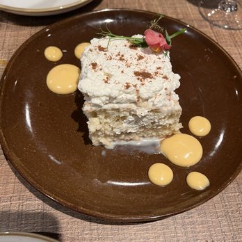 ALORA - Updated July 2025 - 171 Photos & 39 Reviews - 2502 Dunlavy St ...