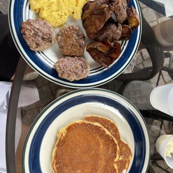 UNCLE WOLFIE’S BREAKFAST TAVERN - 512 Photos & 355 Reviews - 234 E Vine ...